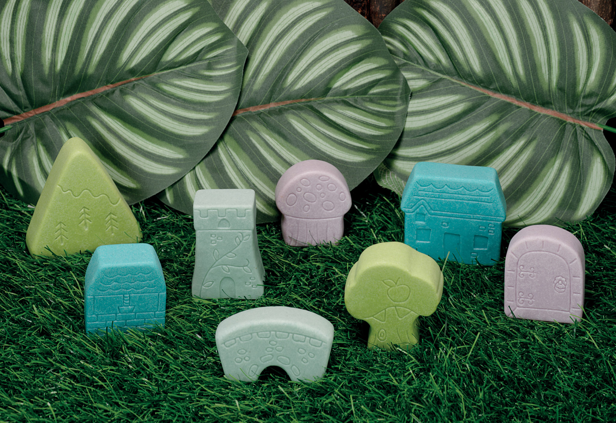Little Lands - Enchanted World - set of 8 stone small world props